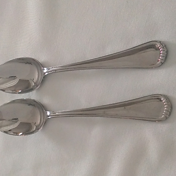 Oneida | Dining | Oneida Seaward Glossy Stainless Steel Set Of 2 Soup ...